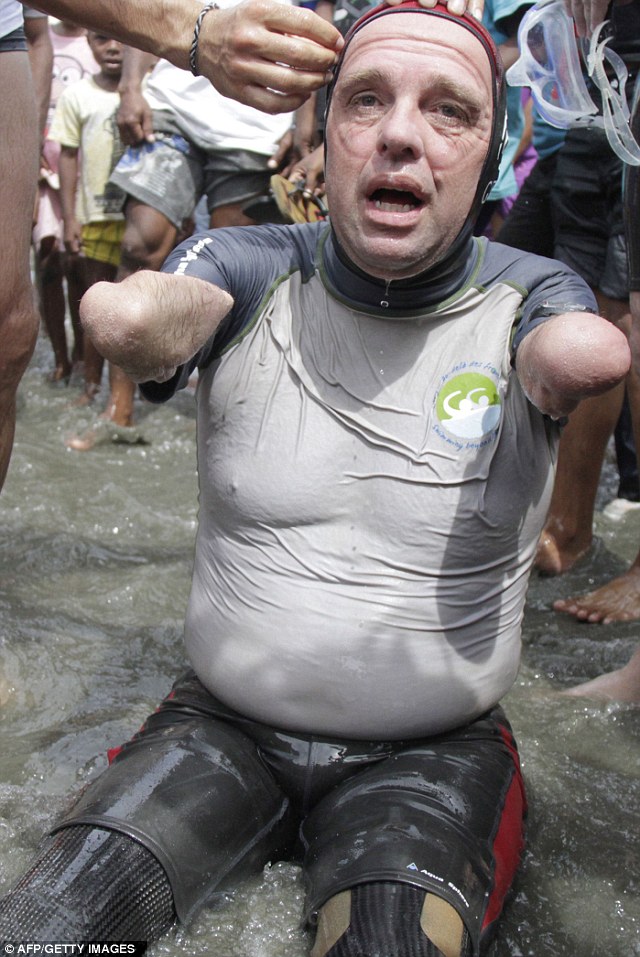 Limbless man swims from America to Asia in less than 2 hours • Channels ...