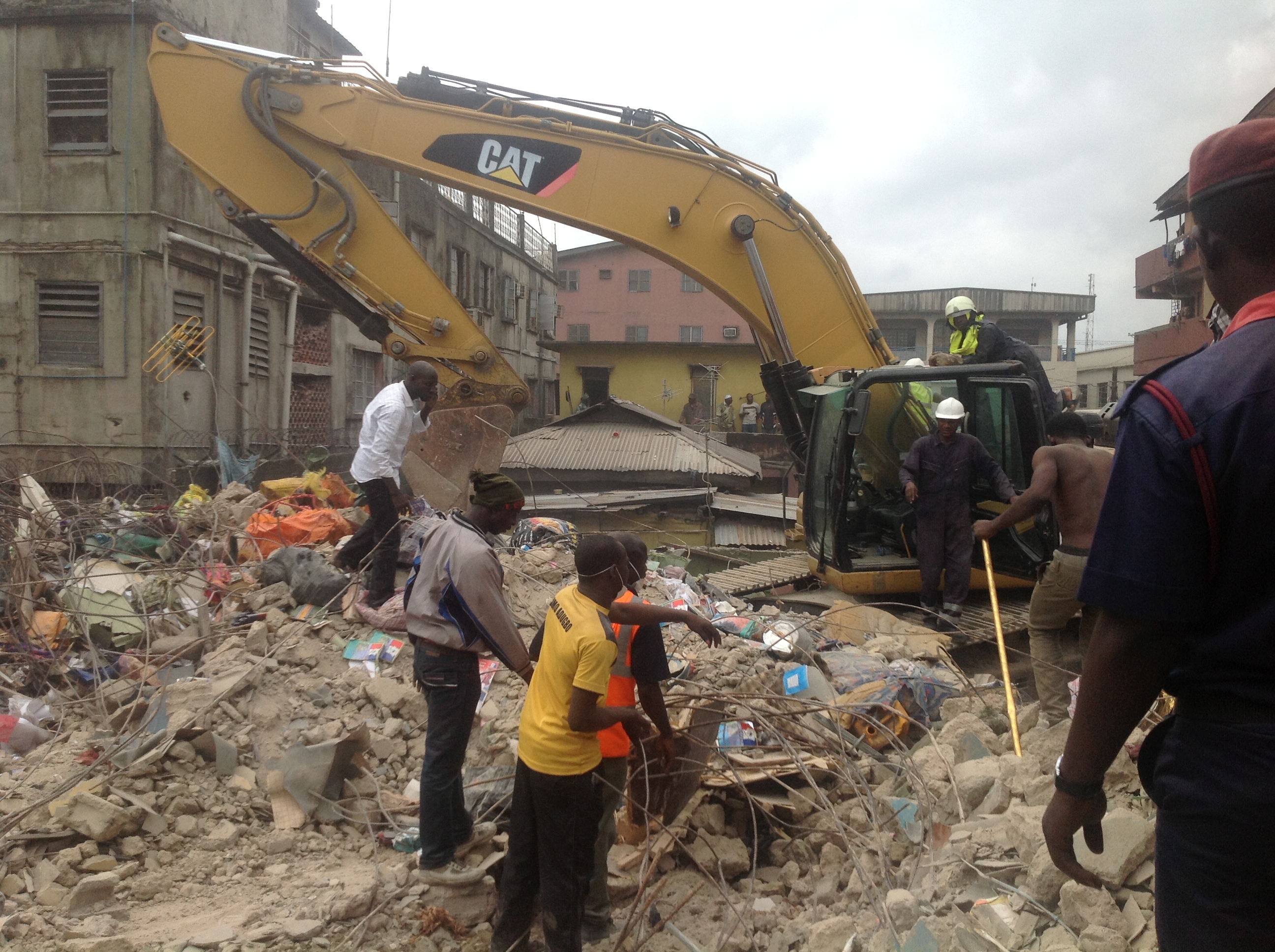 7 killed, Others Injured As Building Collapses In Lagos – Channels ...