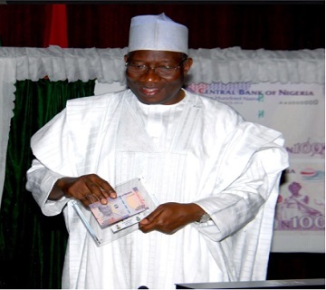 Jonathan Unveils Commemorative N100 Note – Channels Television