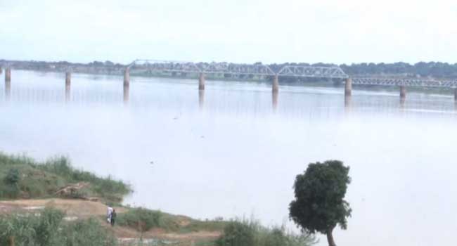 Benue Residents Tackle Flooding As Agency Raises Alarm • Channels ...