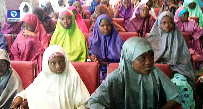 Freed Dapchi Schoolgirls Arrive In Presidential Villa – Channels Television