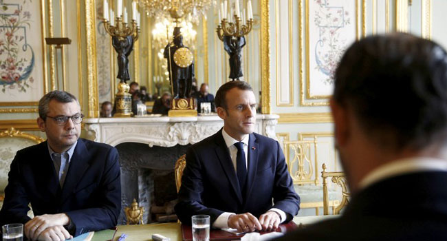 French Govt Holds Crisis Talks After ‘Yellow Vest’ Riots – Channels ...