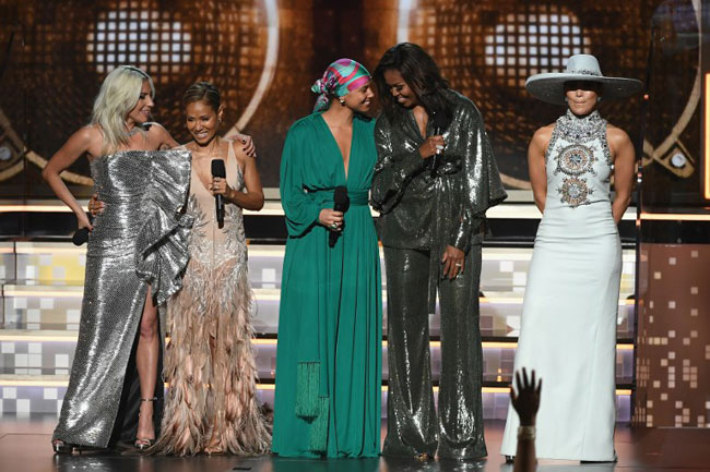 Michelle Obama Steals Show At The Grammys, Delights Crowd With Girl ...