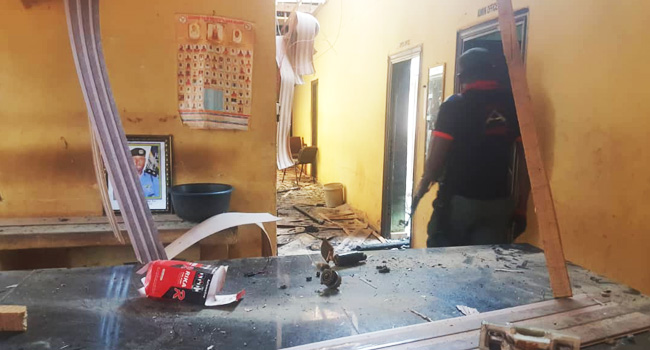 PHOTOS: Edo Police Station Attacked – Channels Television