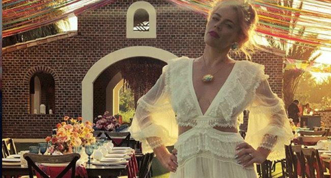 Busy Philipps Weds Herself In Destination Wedding • Channels Television