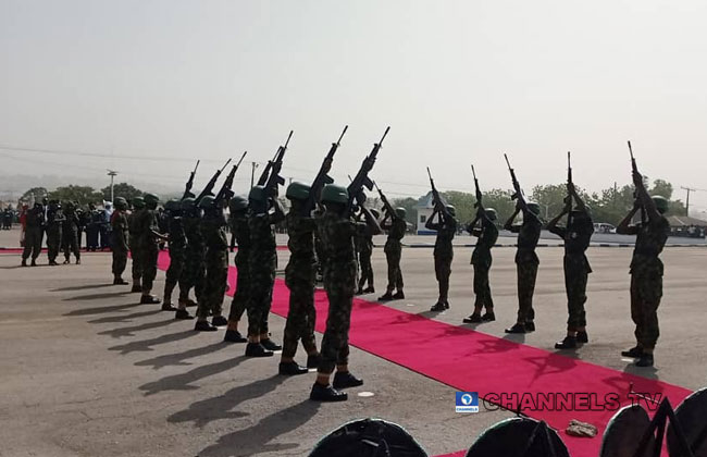 Niger-Soldiers-Gun-Salute – Channels Television