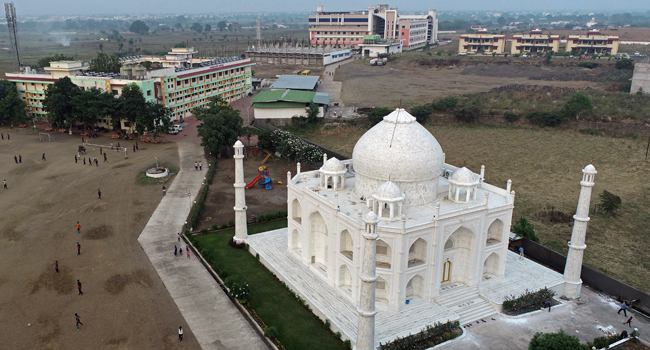 Love Struck Indian Builds Taj Mahal Replica Home For Wife – Channels ...
