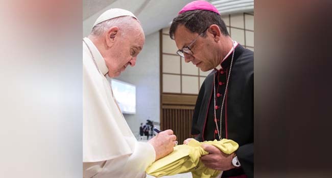 Pope Francis Gives Lionel Messi Signed Shirt – Channels Television