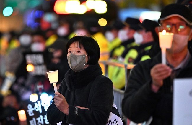 Candlelight Vigils Mourn South Korea Halloween Disaster Victims ...