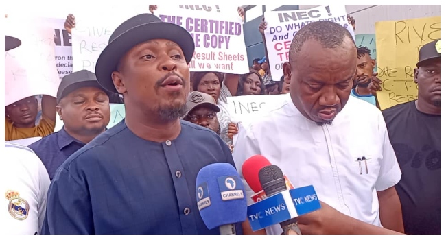 Protesting Rivers PDP Members Demand Inspection Of Election Results ... Protesting Rivers PDP Members Demand Inspection Of Election Results ...