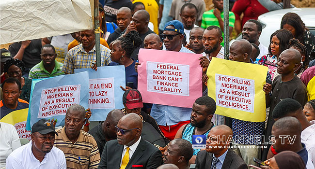 PHOTOS: Residents Shut Trademore Estate In Abuja, Protest Planned ...