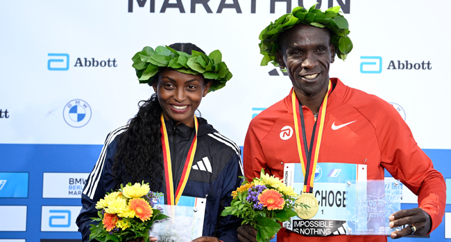 Assefa Smashes Women’s Marathon World Record In Berlin, Kipchoge Wins ...
