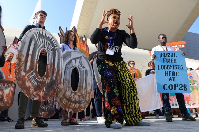 COP28 Draft Agreement Includes Option To Do Nothing On Fossil Fuels ...