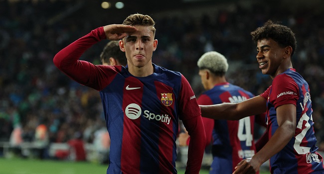 Lewandowski Treble Fires Barca To Valencia Win • Channels Television