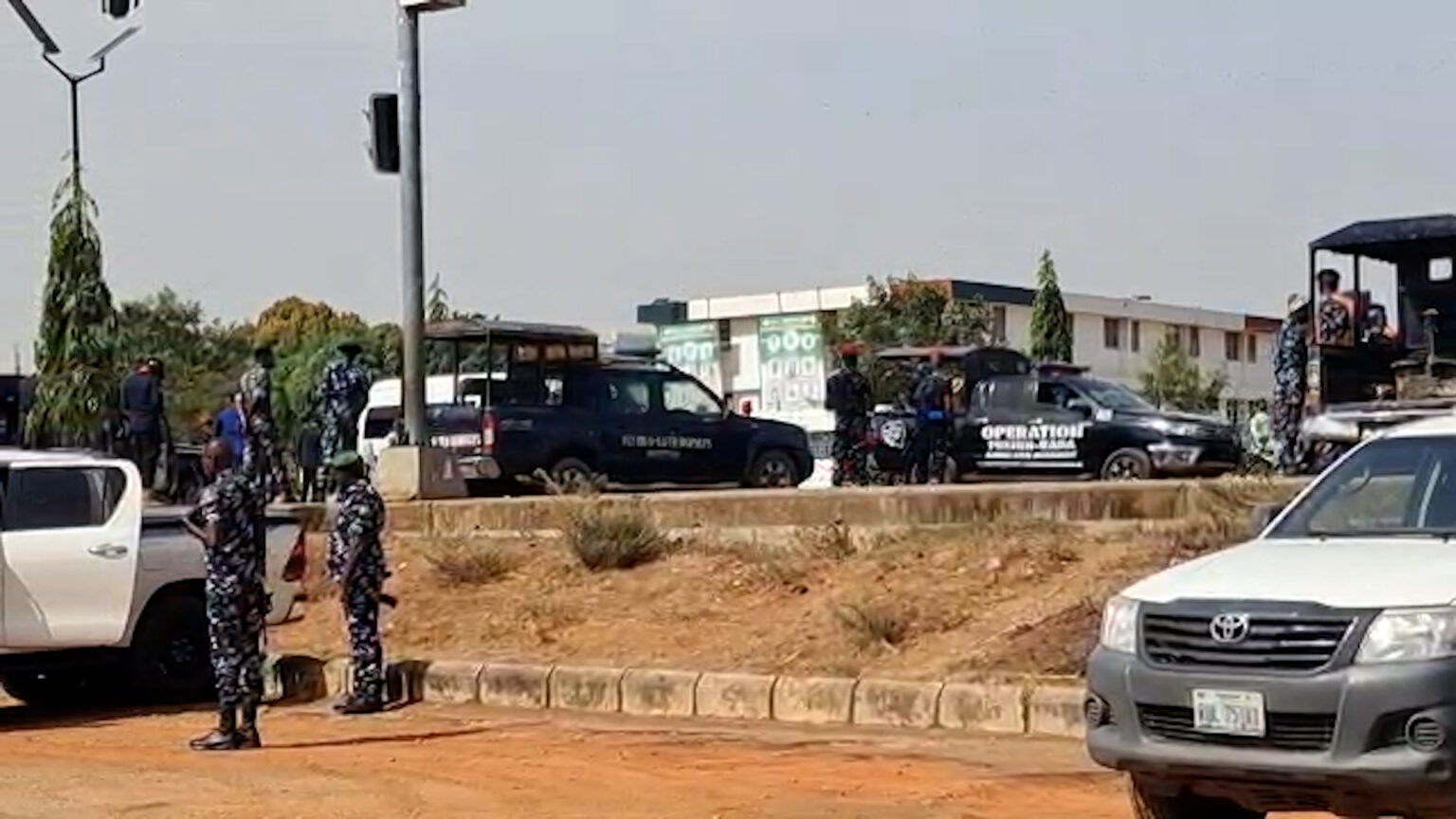 Heavy Security As El-Rufai Arrives Kaduna Court For ICPC Arraignment ...